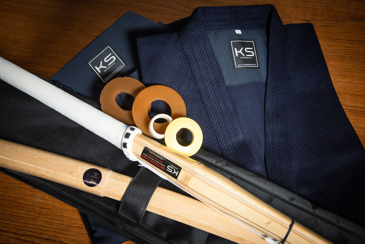KENDO BEGINNER START UP VALUE SET - Uniform Set, Shinai, Bokken & Carr ...